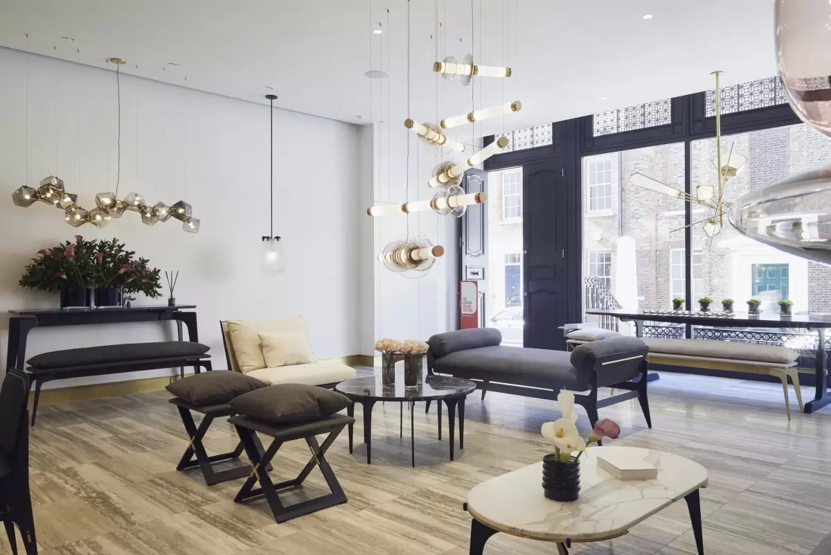 London | Gabriel Scott