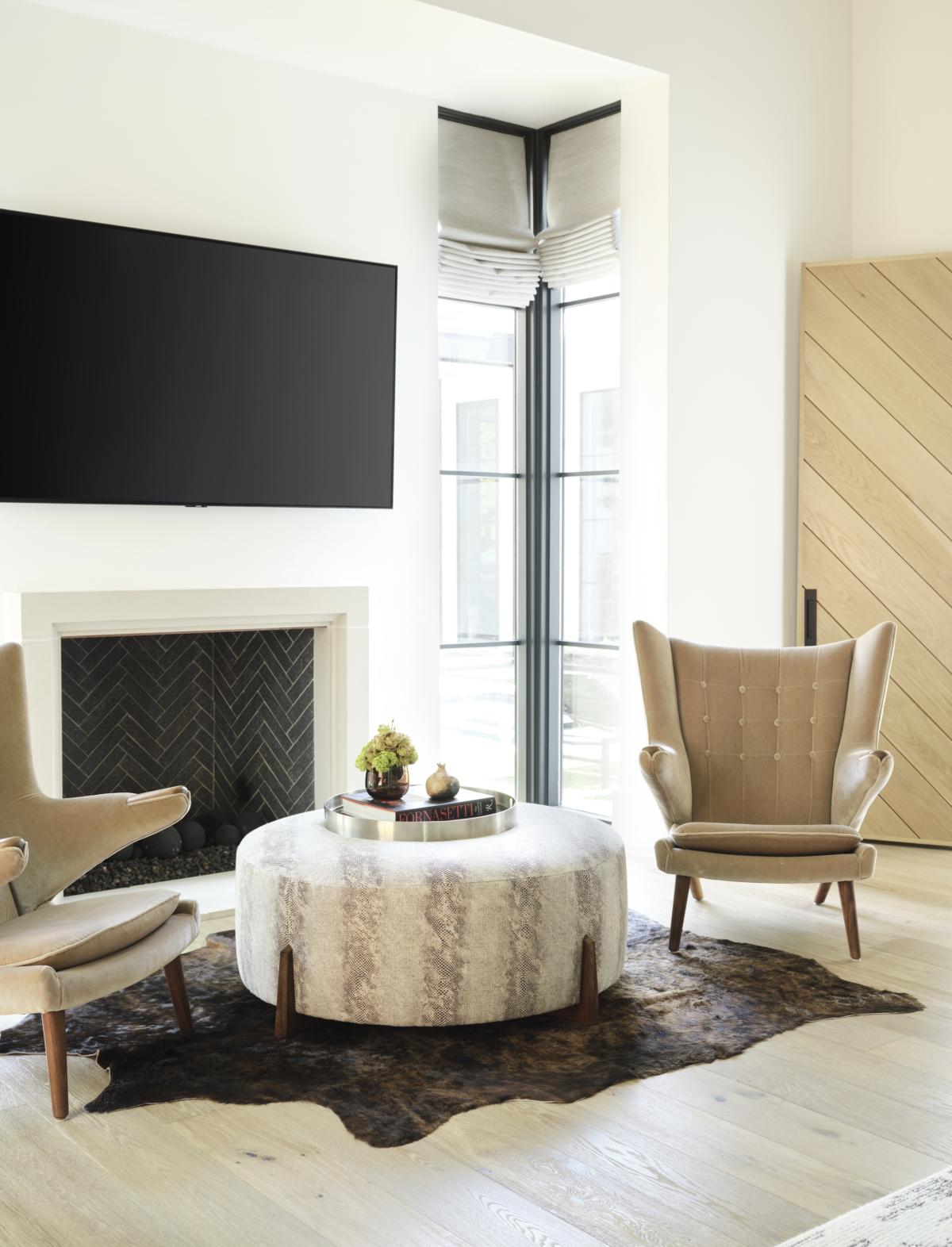 Contemporary kitchen lighting in Pulp Design Studios design | Gabriel Scott